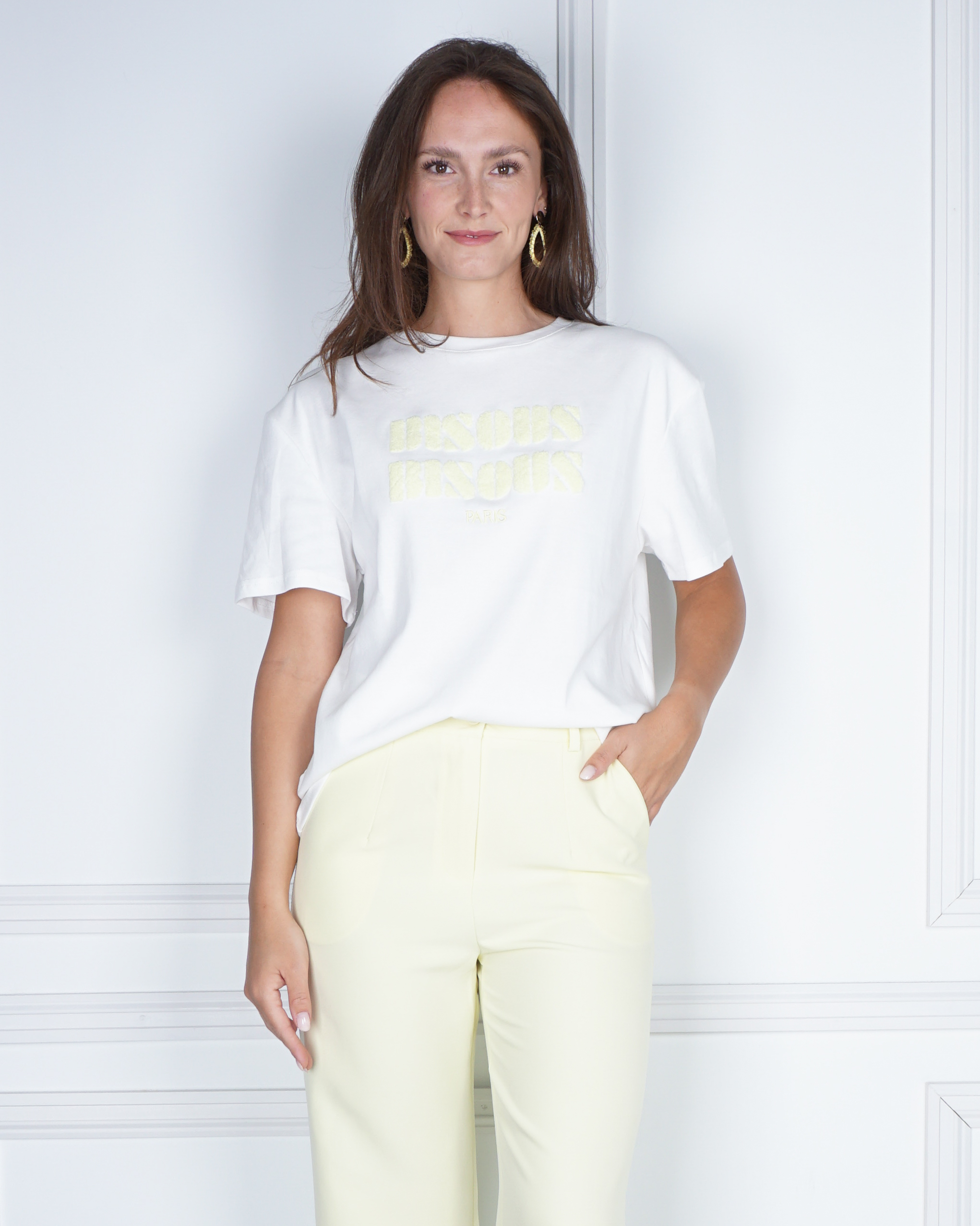 T-SHIRT BISOUS WIT/GEEL | GOSSIP